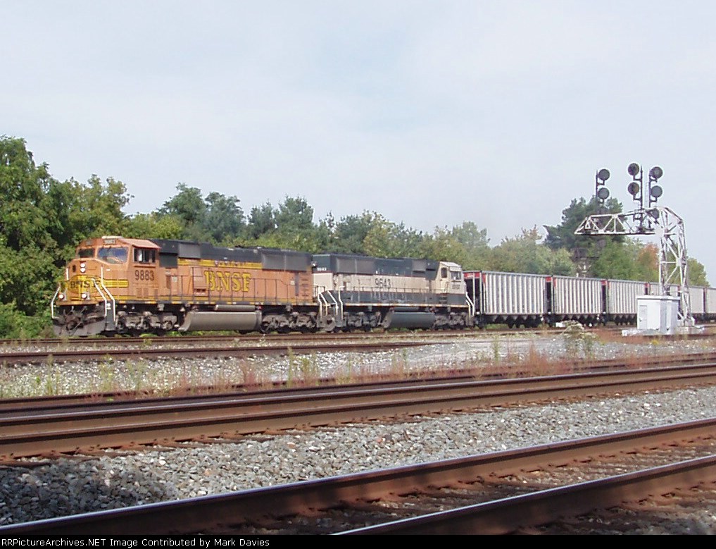 BNSF 9883 + 9643